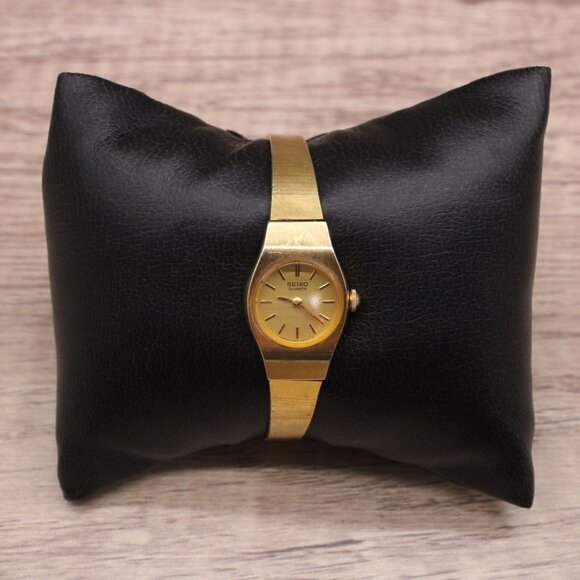 Seiko | Accessories | Vintage Seiko Watch Womens Gold Tone Stainless Steel Classic Gold Quartz ...